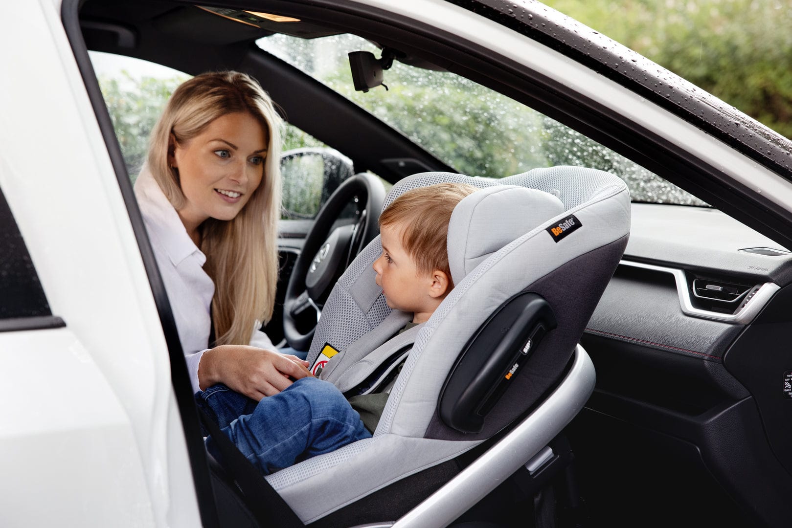 BeSafe Stretch B Car Seat (Birth - 7 Years) | Bababoom Baby Boutique